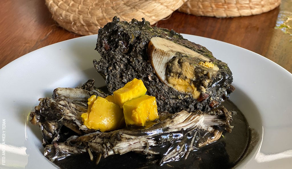 El arte ancestral del recado negro: fuego, humo y memoria ancestral que ...